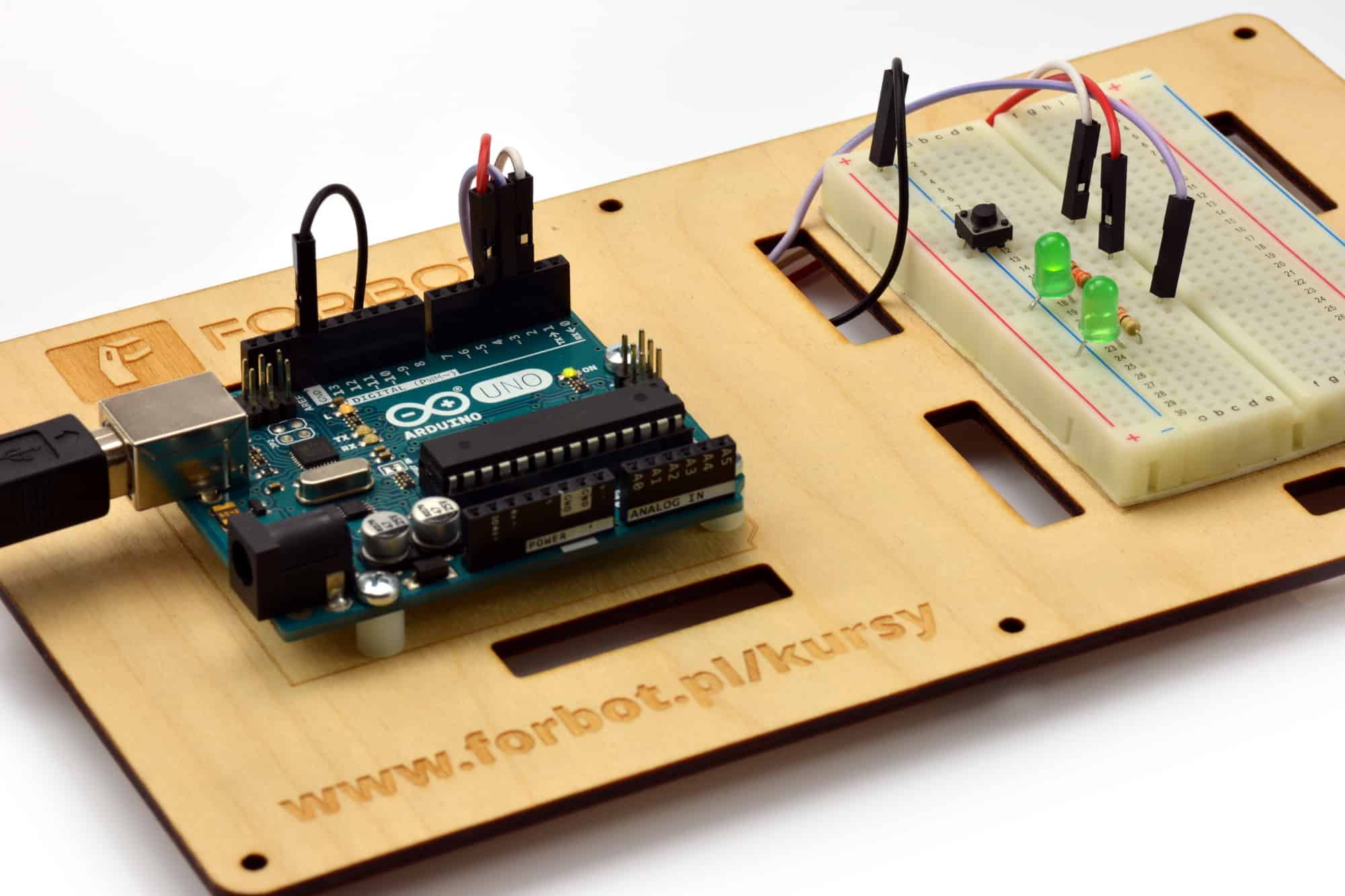 Kurs Arduino II – wielozadaniowość, opóźnienia z millis() • FORBOT