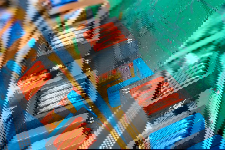 Transformator – budowa i zasada działania [baza wiedzy]