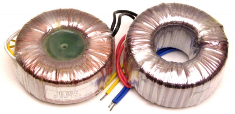 Transformator – budowa i zasada działania [baza wiedzy]